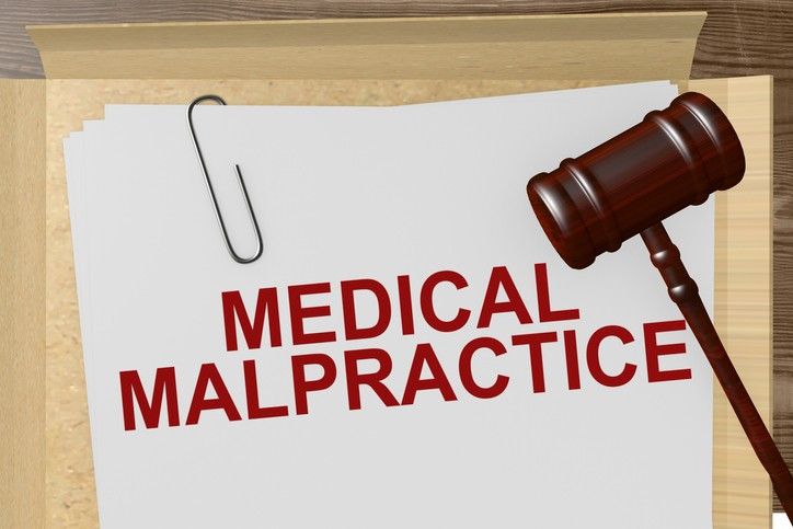 Pros & Cons of Settlement vs. Trial in Medical Malpractice Cases